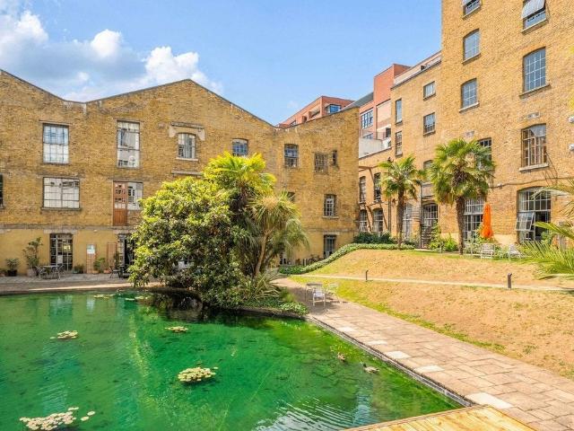 Apartment at New Tannery Way, Greater London