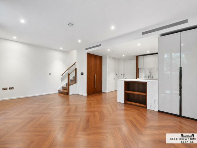 Apartment at New Union Square, Greater London