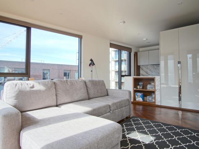 Apartment at New Union Square, Greater London