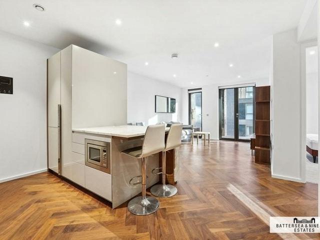 Apartment at New Union Square, Greater London