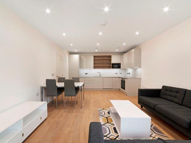 Apartment at New Village Avenue, Greater London