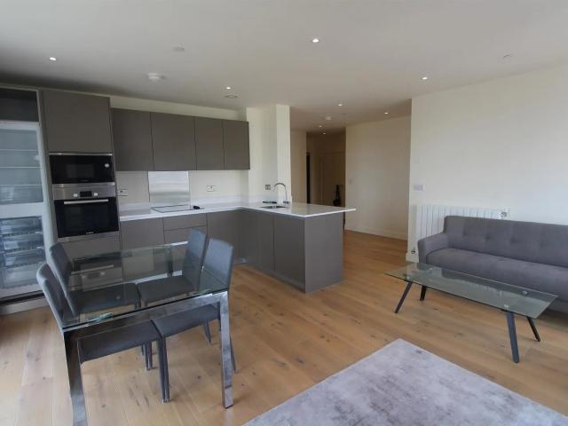 Apartment at New Warren Lane, Greater London