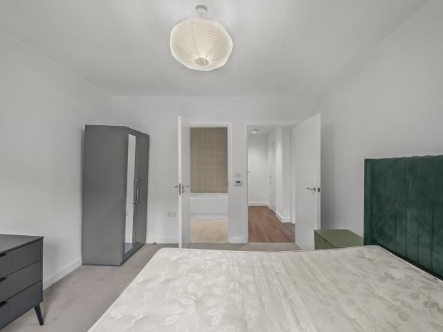 Apartment at New Warren Lane, Greater London
