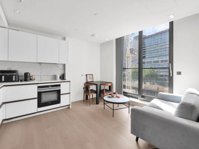 Apartment at Newcastle Place, City of Westminster