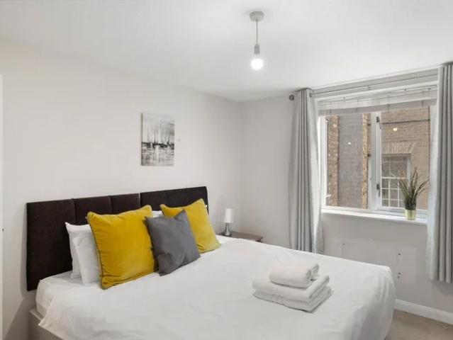Apartment at Newark Street, Greater London
