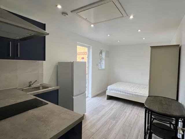 Apartment at Newburgh Road, Grays