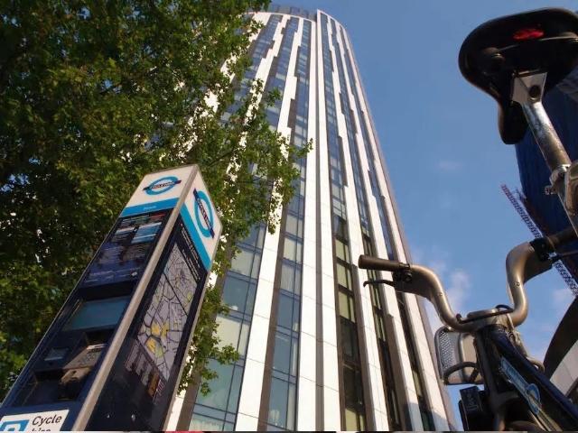 Apartment at Newington Butts, Greater London
