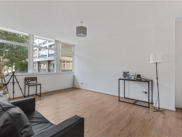 Apartment at Newington Causeway, Greater London