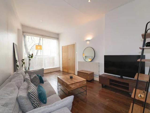 Apartment at Newington Causeway, Greater London