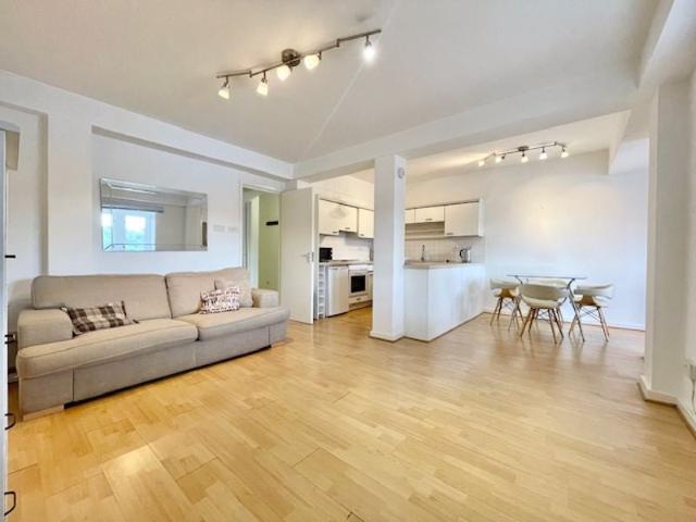Apartment at Newlands Quay, Greater London