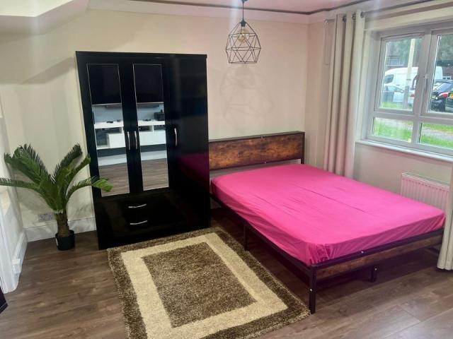 Apartment at Newmarket Avenue, Greater London