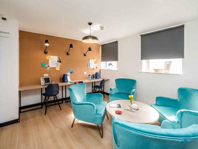 Apartment at Newport, Lincoln