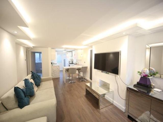 Apartment at Newton Close, Slough