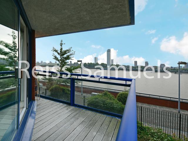 Apartment at Newton Place, Greater London