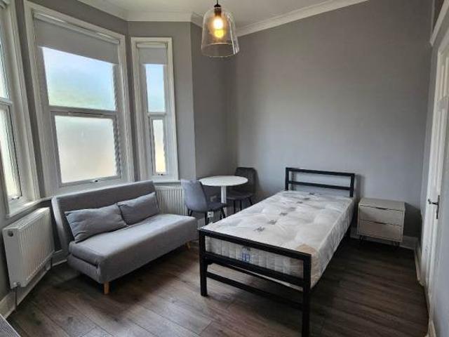 Apartment at Neasden Lane, Greater London
