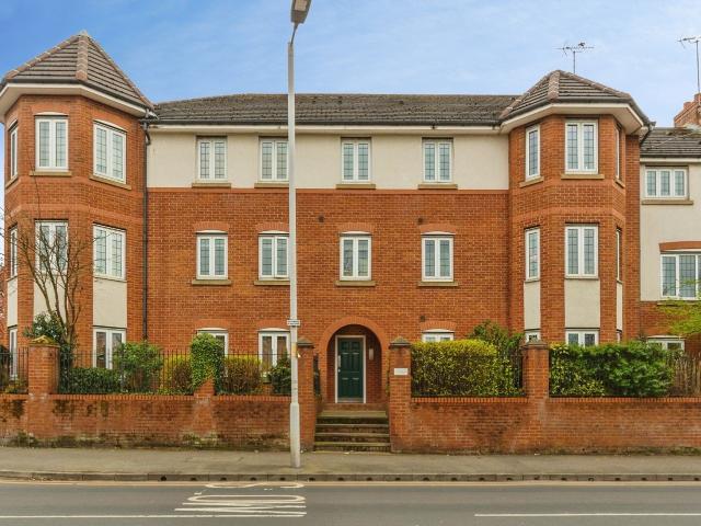 Apartment at Nell Lane, Manchester