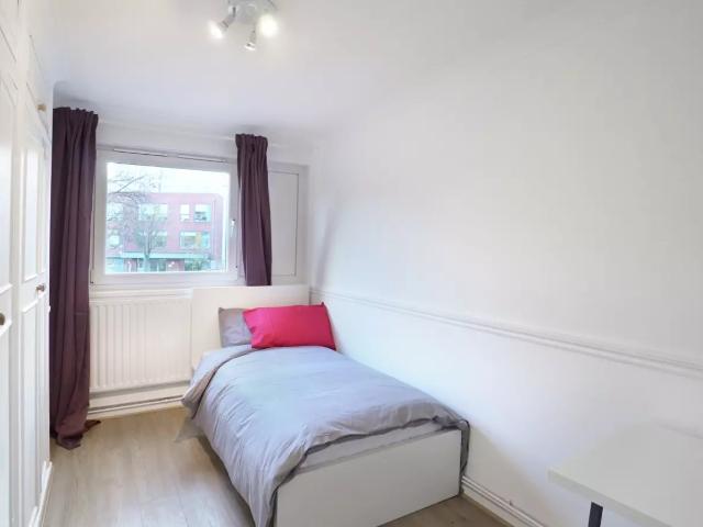 Apartment at Nellie Cressall Way, Greater London