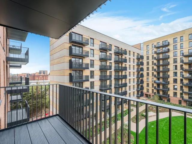 Apartment at Nestle's Avenue, Greater London