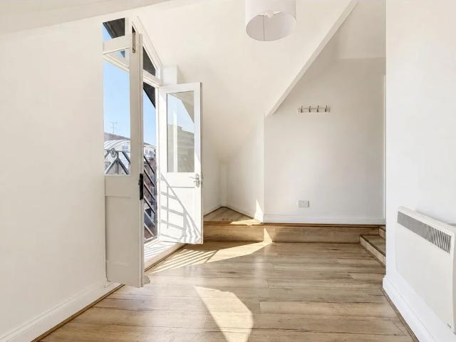 Apartment at Nicholsons Lane, Maidenhead