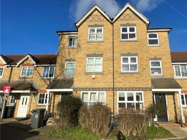 Apartment at Nightingale Shott, Borough of Runnymede