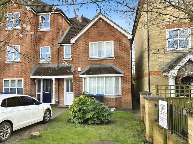 Apartment at Nightingale Shott, Borough of Runnymede