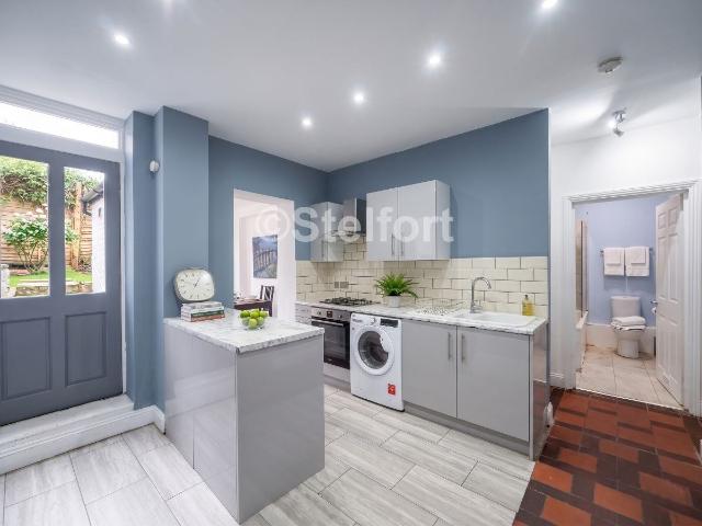 Apartment at Nightingale Road, Greater London