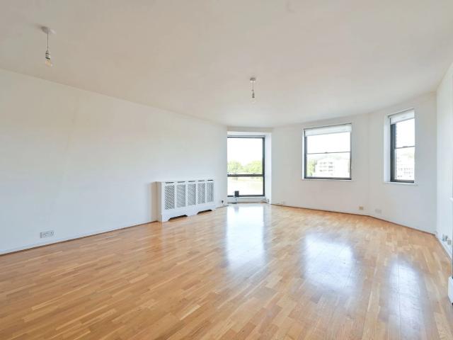 Apartment at Nine Elms Lane, Greater London