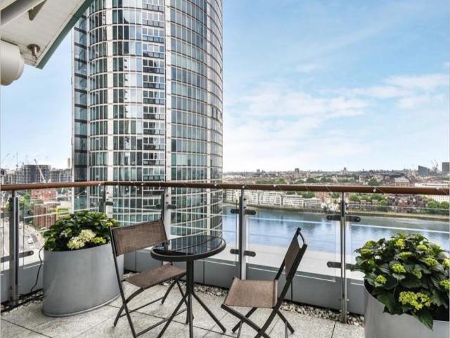 Apartment at Nine Elms Lane, Greater London