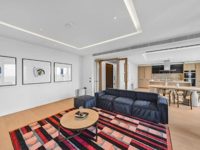 Apartment at Nine Elms Lane, Greater London