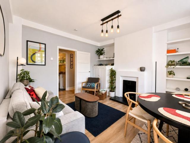 Apartment at Nunhead Lane, Greater London