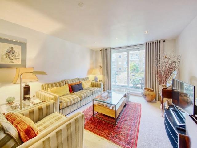 Apartment at Smugglers Way, Greater London