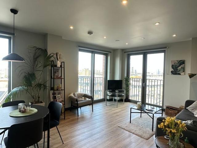 Apartment at Smugglers Way, Greater London