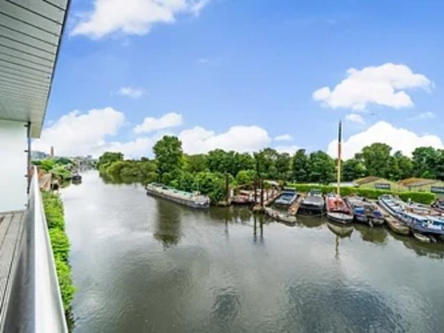 Apartment at Smith Hill, Greater London
