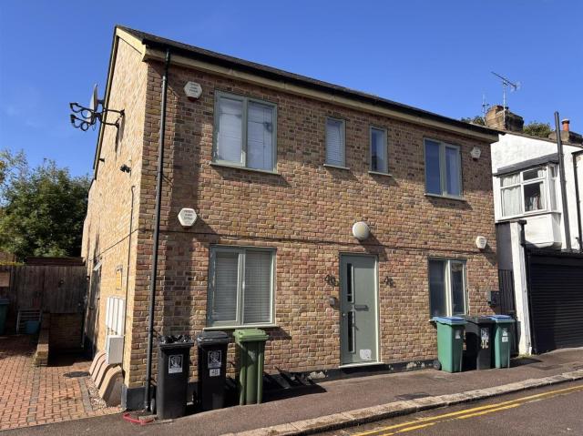 Apartment at Smith Street, Watford
