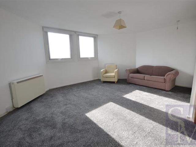 Apartment at Snakes Lane West, Greater London