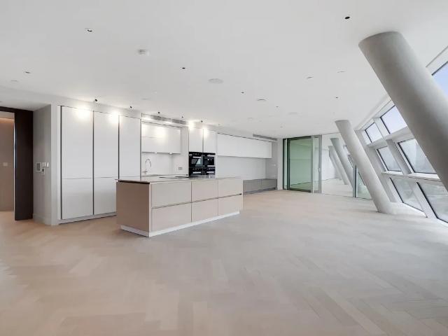 Apartment at Southwark Bridge Road, Greater London