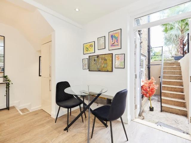 Apartment at Southwark Park Road, Greater London