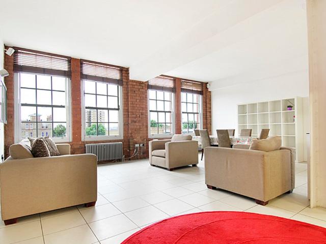 Apartment at Southwark Street, London