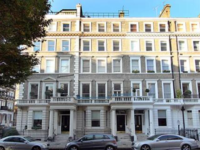 Apartment at Southwell Gardens, Greater London