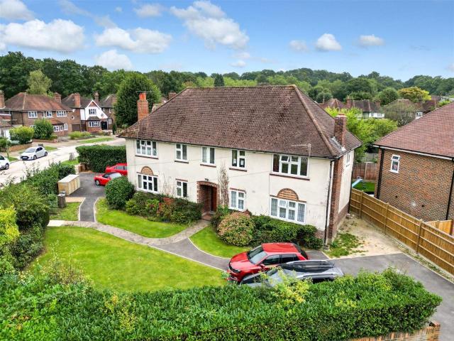 Apartment at Southwood Gardens, Elmbridge