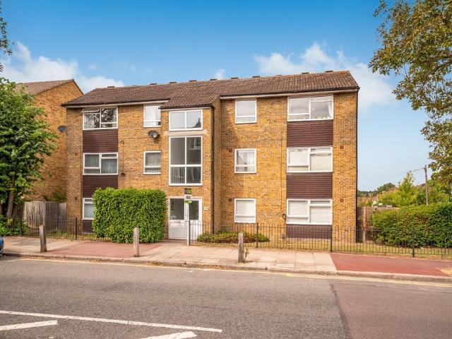 Apartment at Southwood Road, Greater London