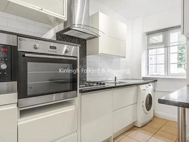 Apartment at South Croxted Road, Greater London