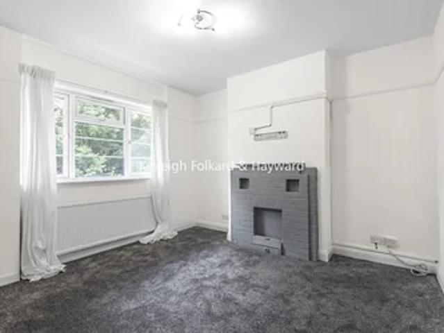 Apartment at South Croxted Road, Greater London