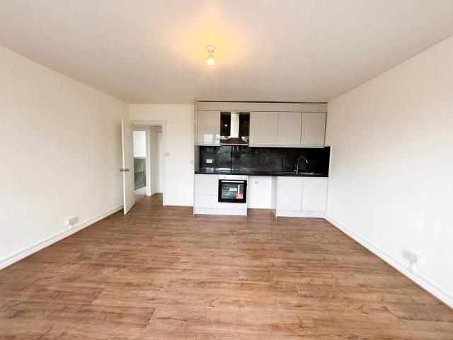 Apartment at South Grove, Greater London