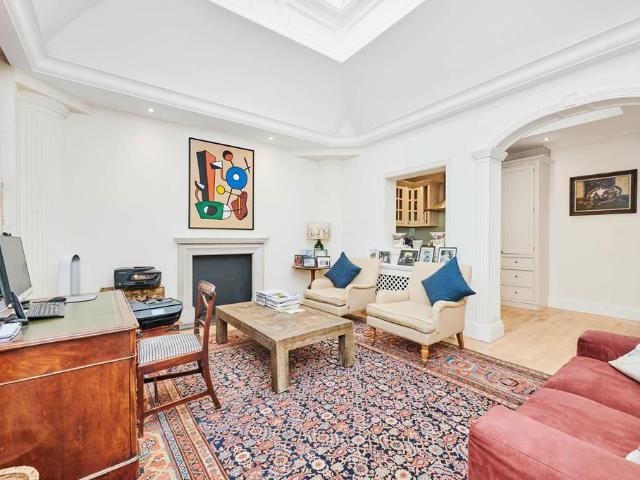 Apartment at South Eaton Place, City of Westminster