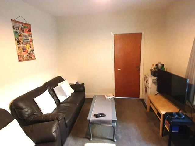 Apartment at South Ealing Road, Greater London
