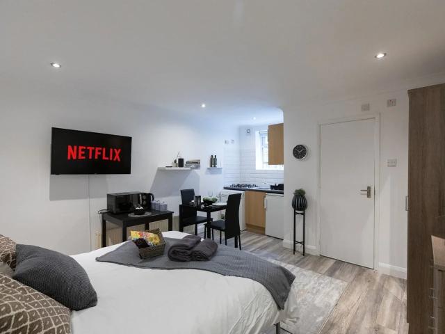Apartment at South Hill Avenue, Greater London