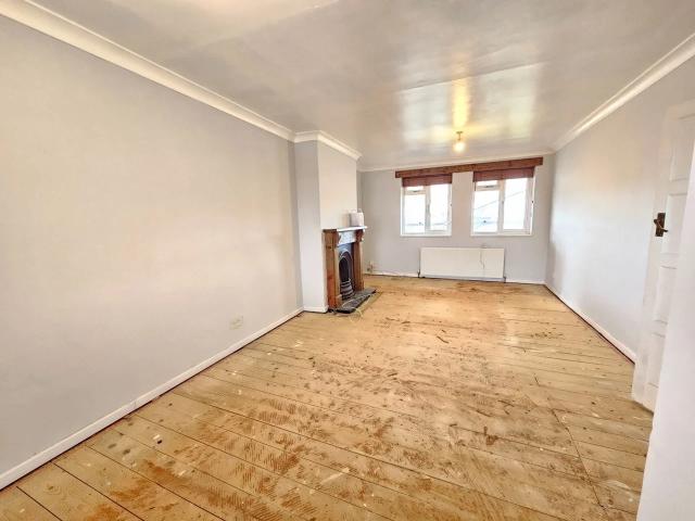 Apartment at South Lodge Avenue, Greater London
