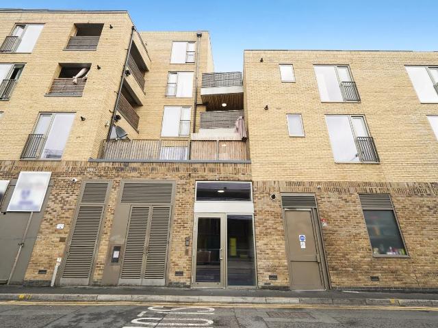 Apartment at South Street, Greater London