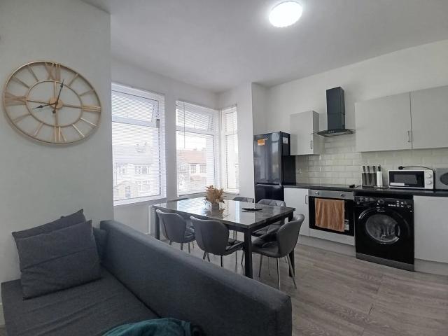 Apartment at South Street, Greater London